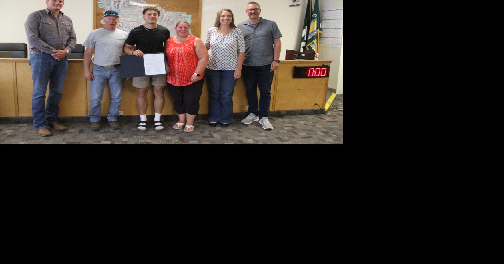 State track champs honored by Kittitas County | Sports ...