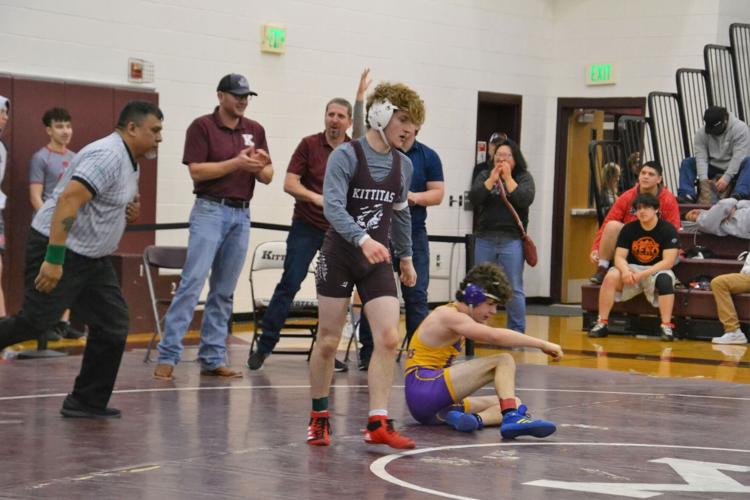 Kittitas senior wrestlers shine at Coyote Classic | Sport ...