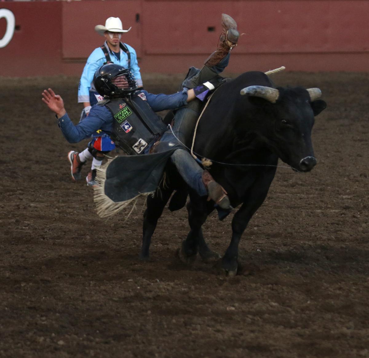 World champs lead bareback event | Ellensburg Rodeo 2012 ...