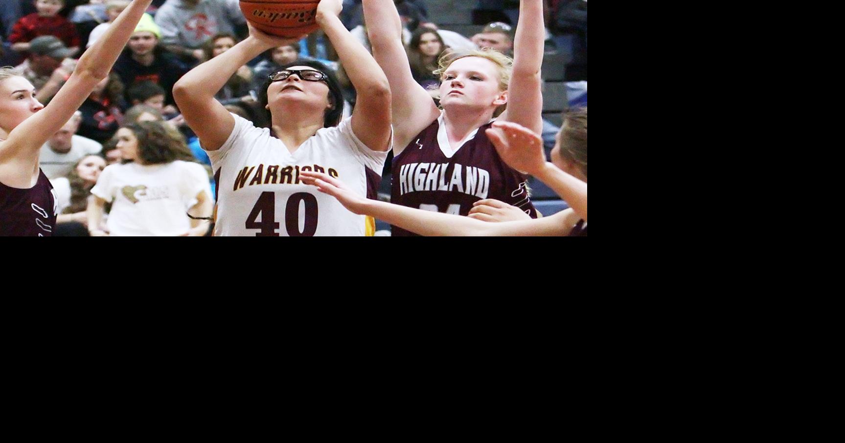 Cle Elum-Roslyn girls basketball team overcomes slow start, injury to ...