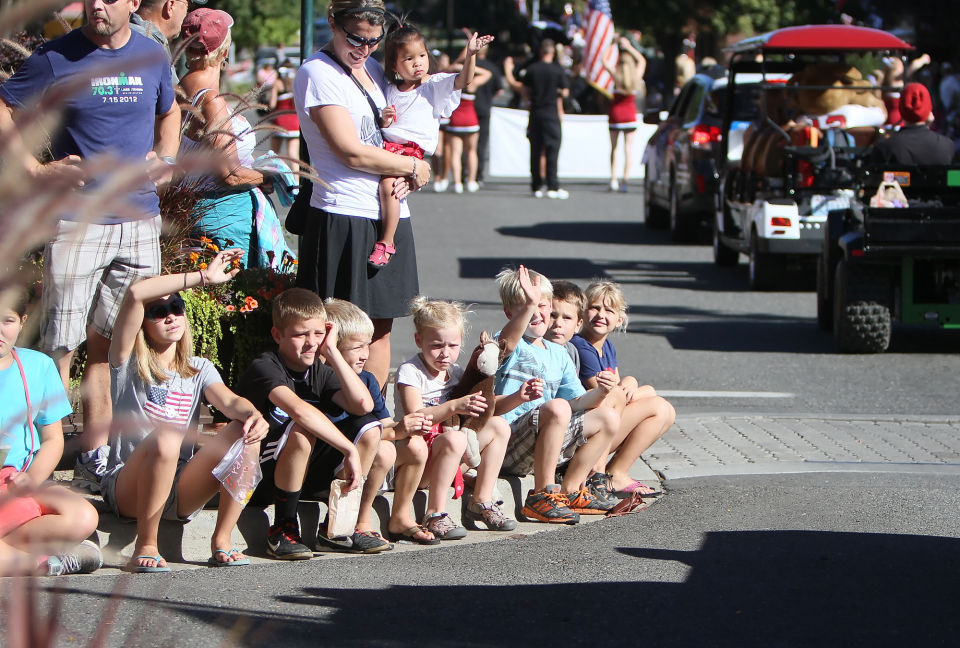 Ellensburg Rodeo Parade draws smiles, cheers | News | dailyrecordnews.com