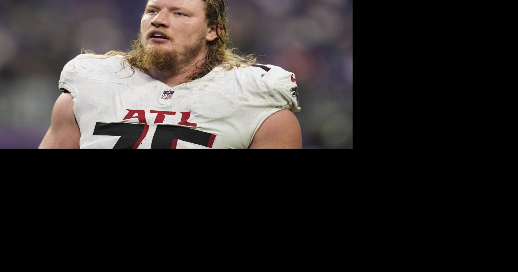 Falcons add depth at offensive tackle, acquire Michael Jerrell from ...
