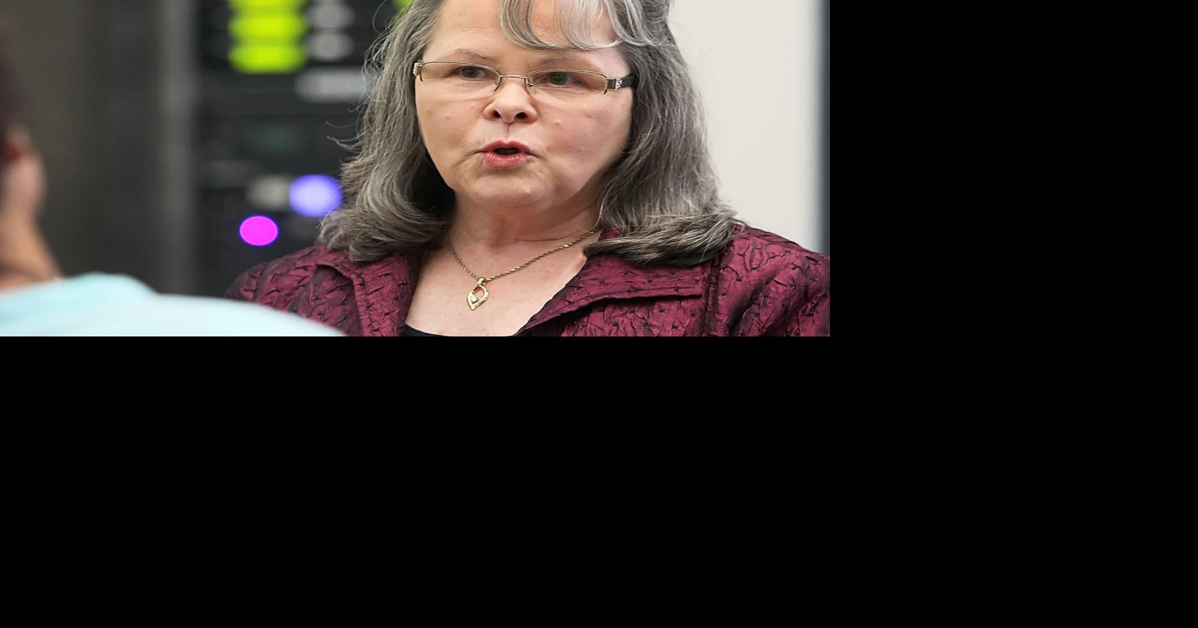 Acting state auditor Jan Jutte trains local officials on government ...