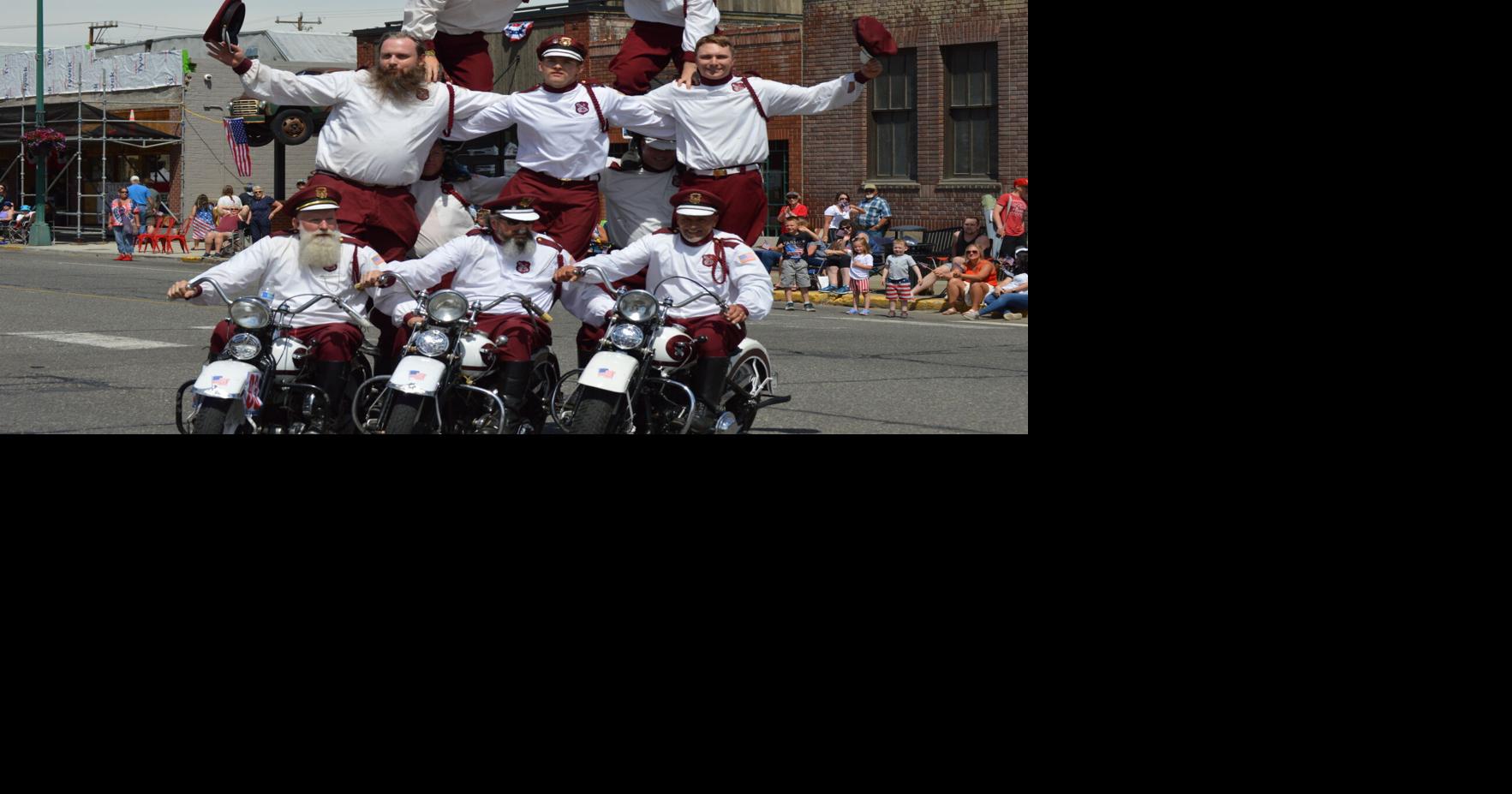 Seattle Cossacks Motorcycle Stunt Team performs for the masses at ...