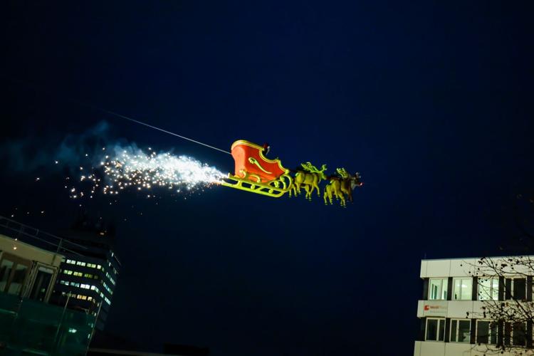 How does Santa do it all? Quantum physics, that's how, says scientist | News | dailyrecordnews.com