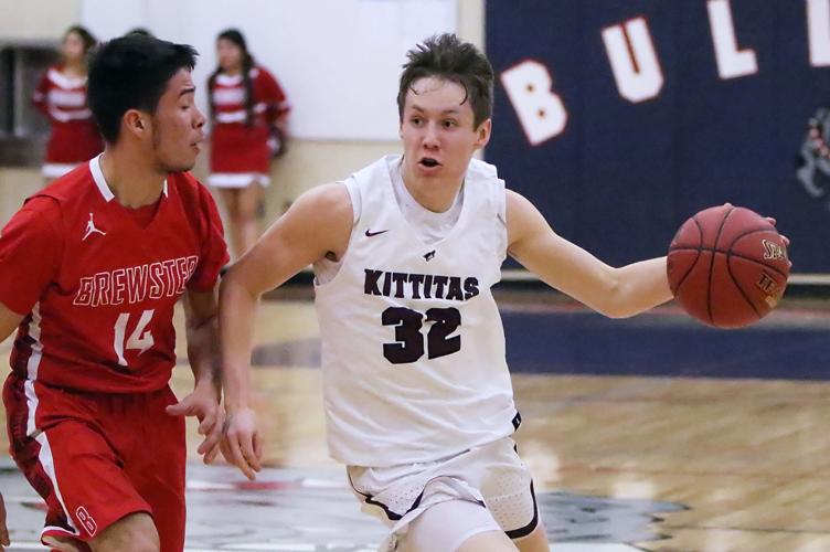 Kittitas boys basketball takes down Brewster in Regional Round | Sports ...