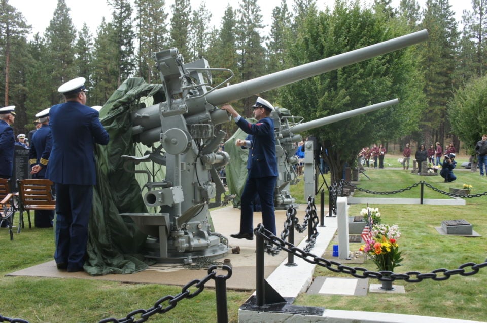Guns unveiled at Douglas Munro ceremony | Members | dailyrecordnews.com