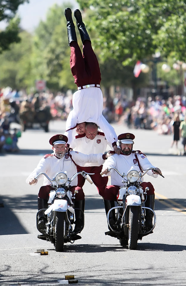Ellensburg Rodeo Parade draws smiles, cheers | News | dailyrecordnews.com
