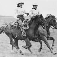Former rodeo queen rides in her last parade | News | dailyrecordnews.com