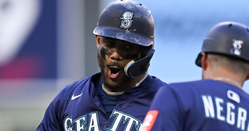Alumni Update: Vanden's Kris Negron keeps waving the Seattle Mariners ...
