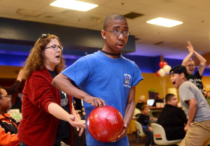 Special needs students love bowling event | Education | dailyrepublic.com