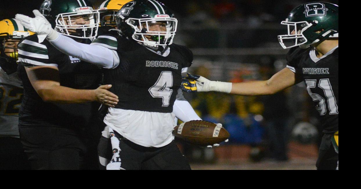 Prep Football 2025: New head coach building bond with returning MEL ...