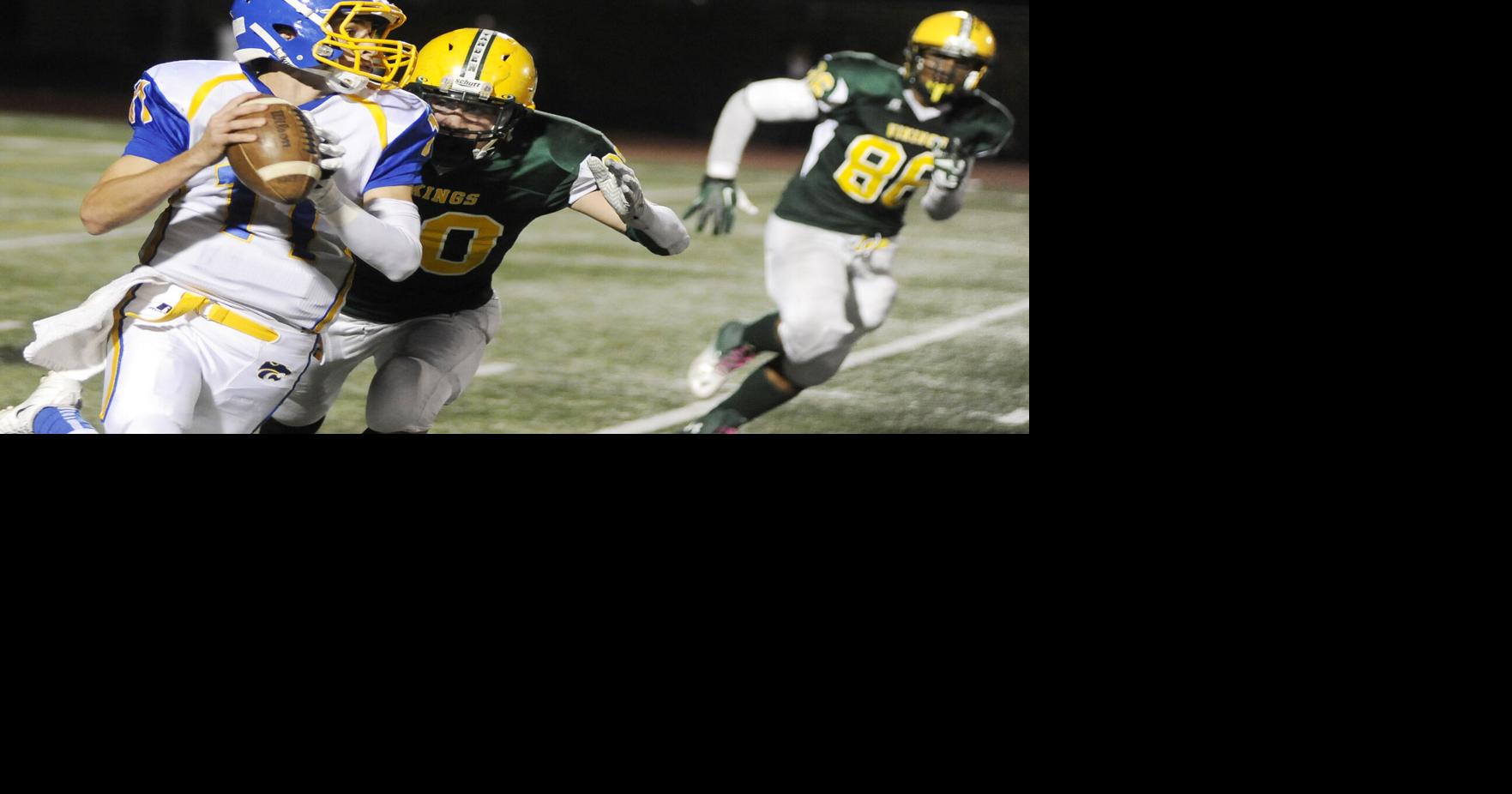 Photos: Vanden football vs. Benicia | News | dailyrepublic.com