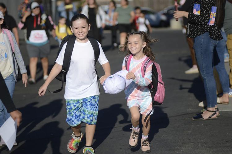 Suisun Elementary starts school year off with plenty of warm welcomes ...
