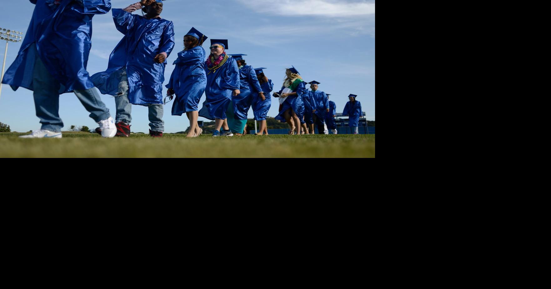 Sem Yeto turns loose the class of 2015 | Education | dailyrepublic.com