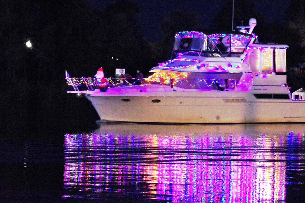 Suisun lights up the waterfront for Christmas event | News ...