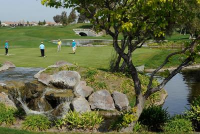 Trilogy residents aim to inform neighbors on golf course purchase | Rio ...