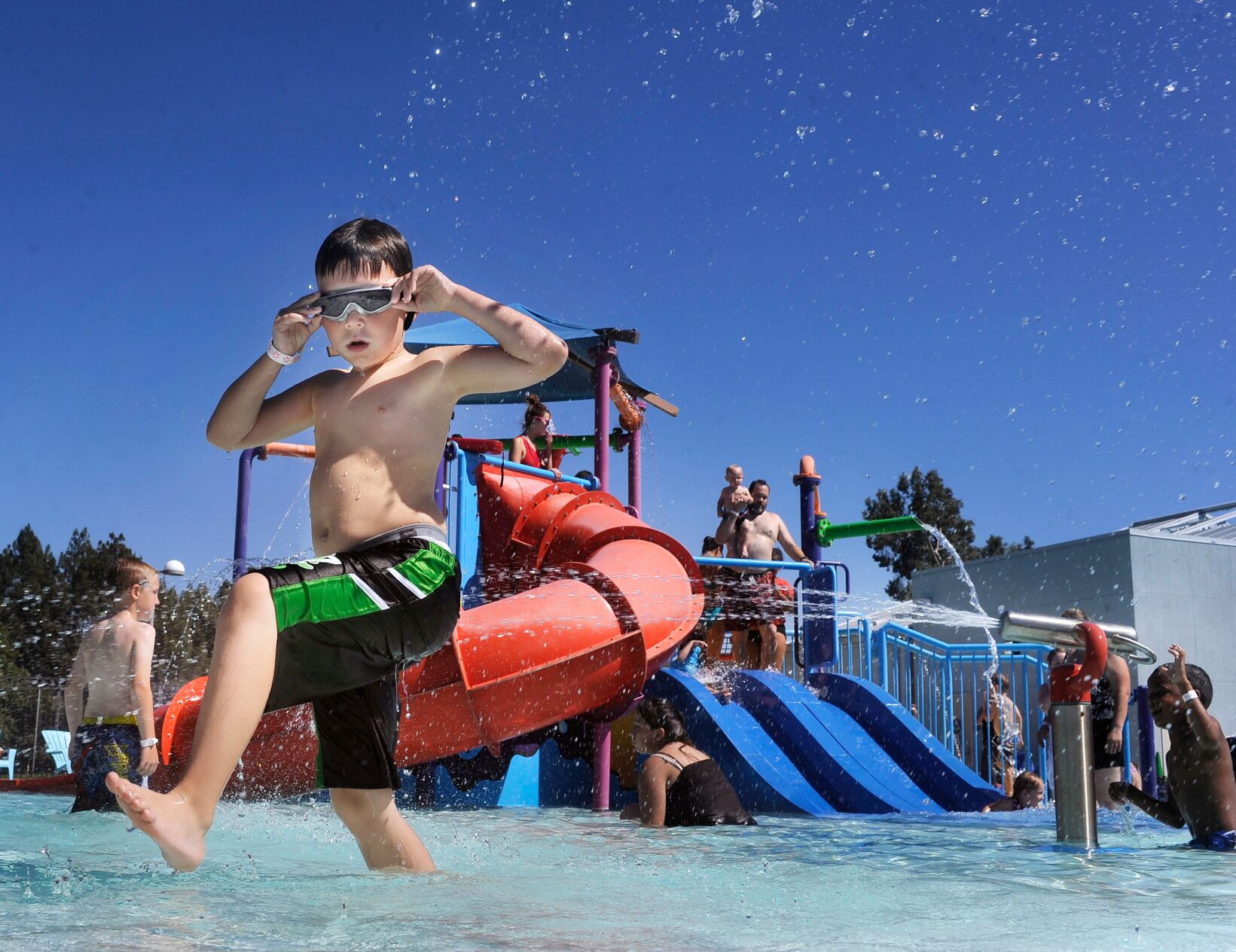 Allan Witt Aquatics busy on Labor Day | News | dailyrepublic.com