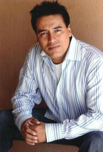 Willie Barcena, ‘Tonight Show’ veteran, performing at Dimitri’s ...