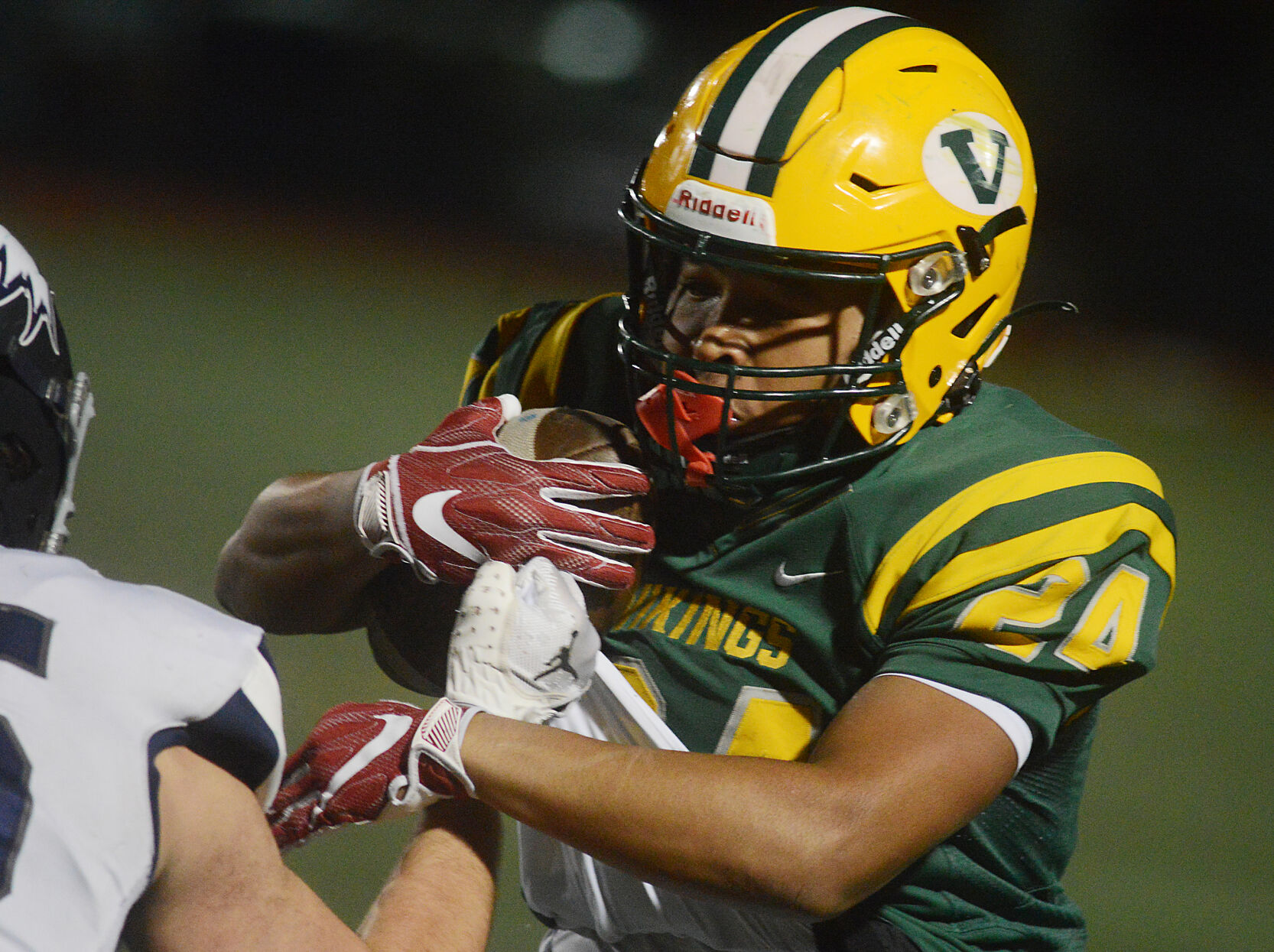 Huge first-half carries Vanden's football team into Division III ...
