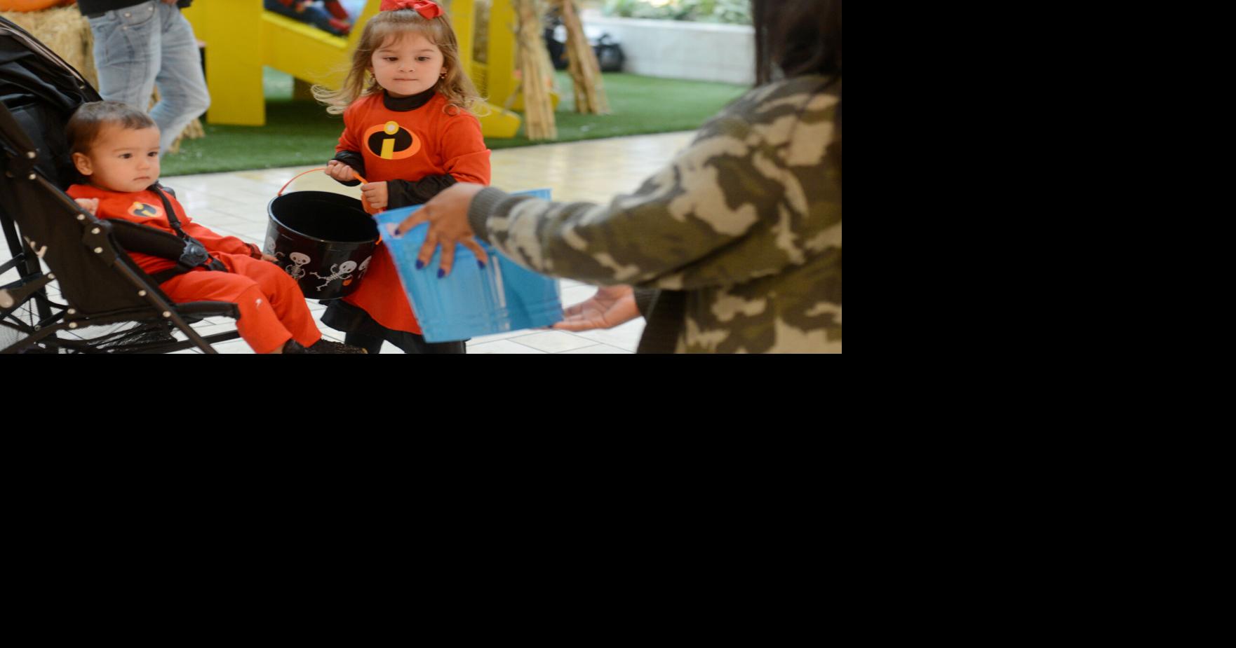 Thousands visit Solano Town Center for Mall-o-Ween | Fairfield ...