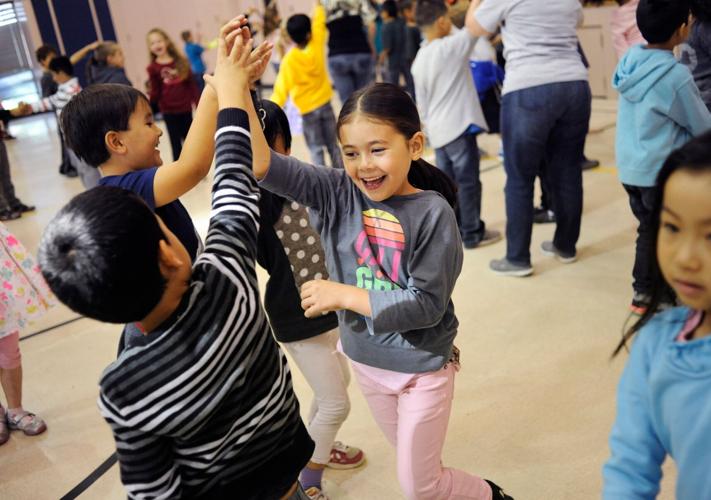 Nelda Mundy students find their groove in dance class | Movies-TV-Arts ...
