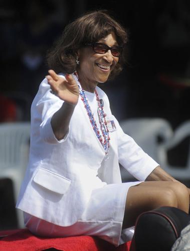 ‘Memorial of Lights’ at Civic Center pond honors Mayrene Bates ...