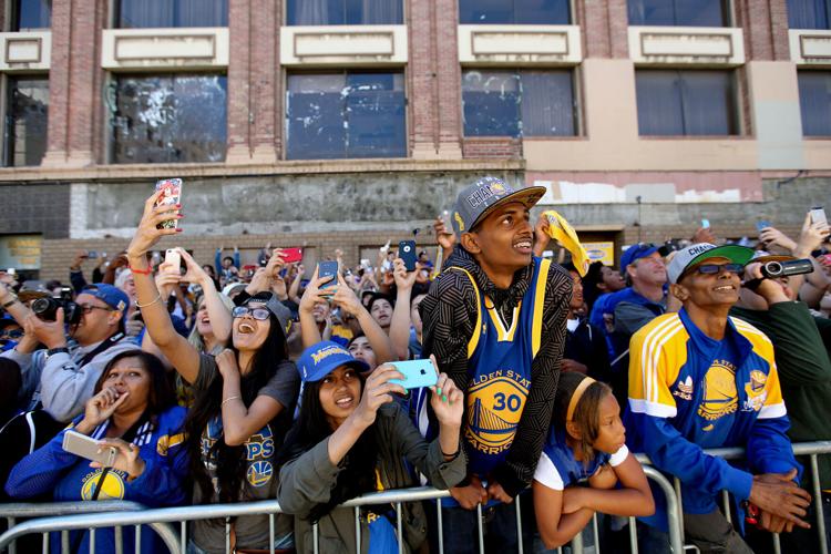 Photos: Warriors Championship Parade | News | dailyrepublic.com