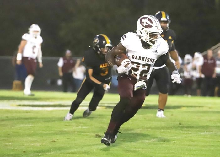 Bulldogs clip Yellowjackets, 63-12 | Sports | dailysentinel.com