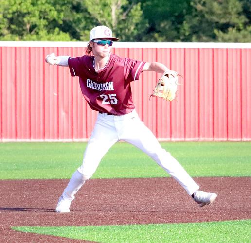 ’Dogs advance past Broaddus with first-round sweep | Sports ...