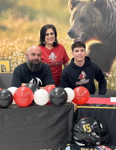 Bears’ Garner, Moreland sign intent on dotted line | Sports ...