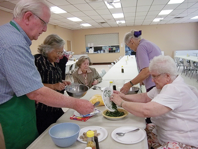 This not that: How a Senior Center cooking class helps elderly chefs ...