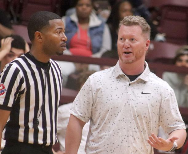 Dallas leaving Douglass for hometown Frankston | Sports | dailysentinel.com