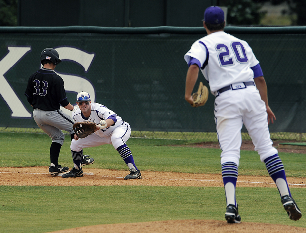 SFA takes series opener | Sports | dailysentinel.com