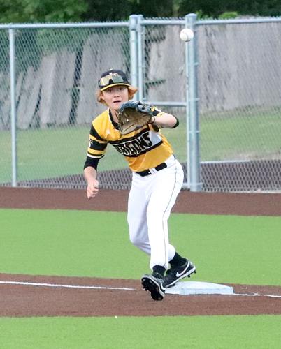 Hornets go on offensive, tie Nac for fourth in 16-5A | Sports ...
