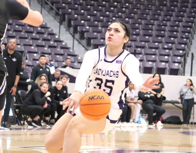 Mavericks complete sweep of Ladyjacks Saturday | Sports | dailysentinel.com