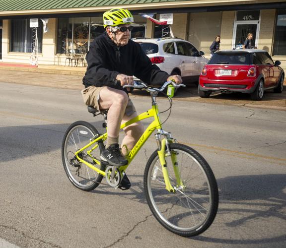 At 96, World War II veteran rides bike on trip down memory lane | Local ...