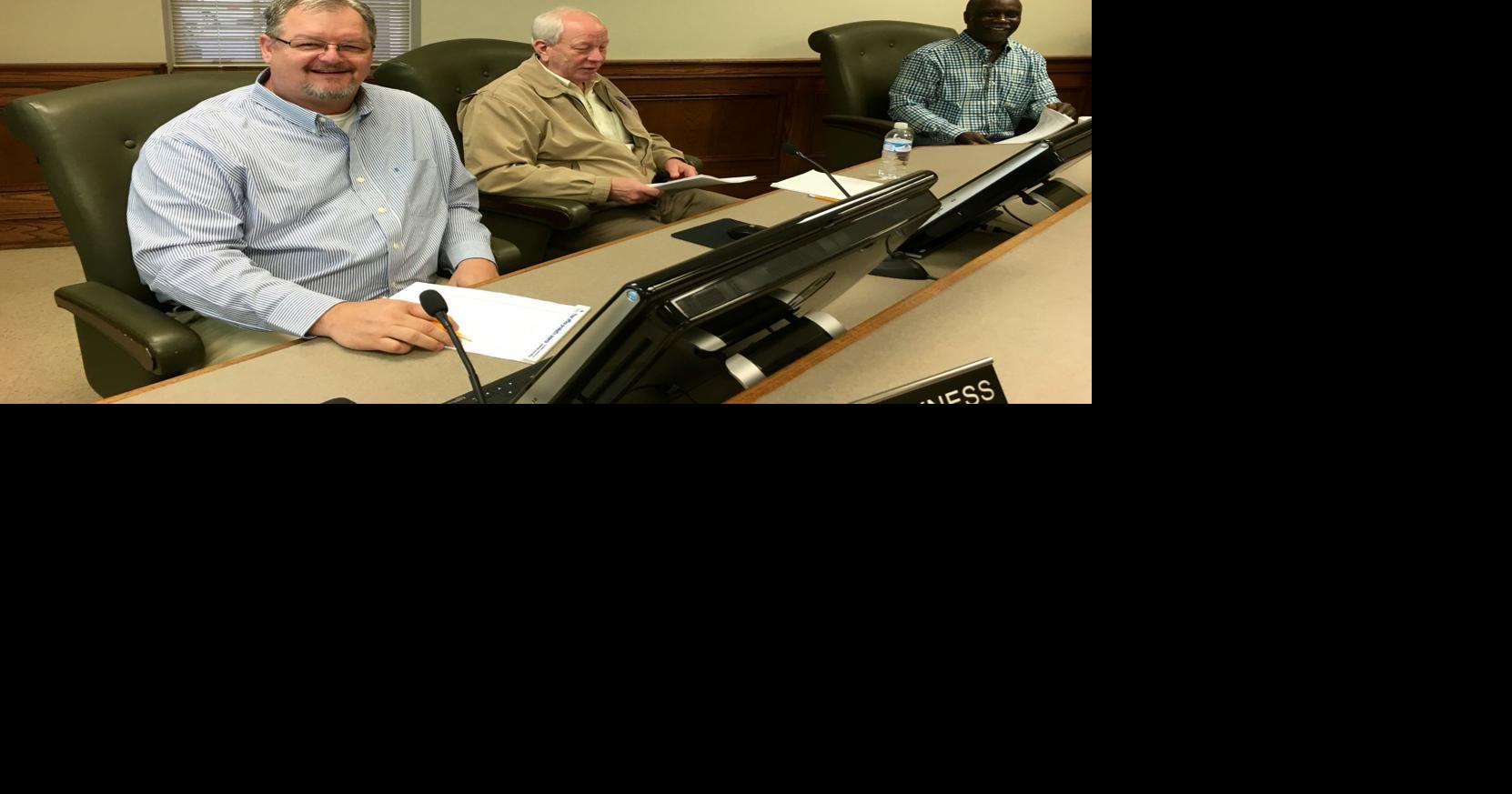 Sowell takes gavel as county judge | Local News | dailysentinel.com