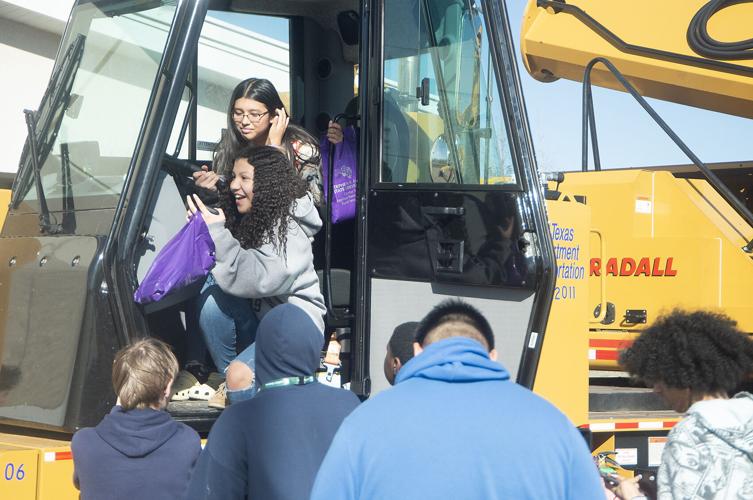 Job fair gives students hands-on experiences | Local News ...