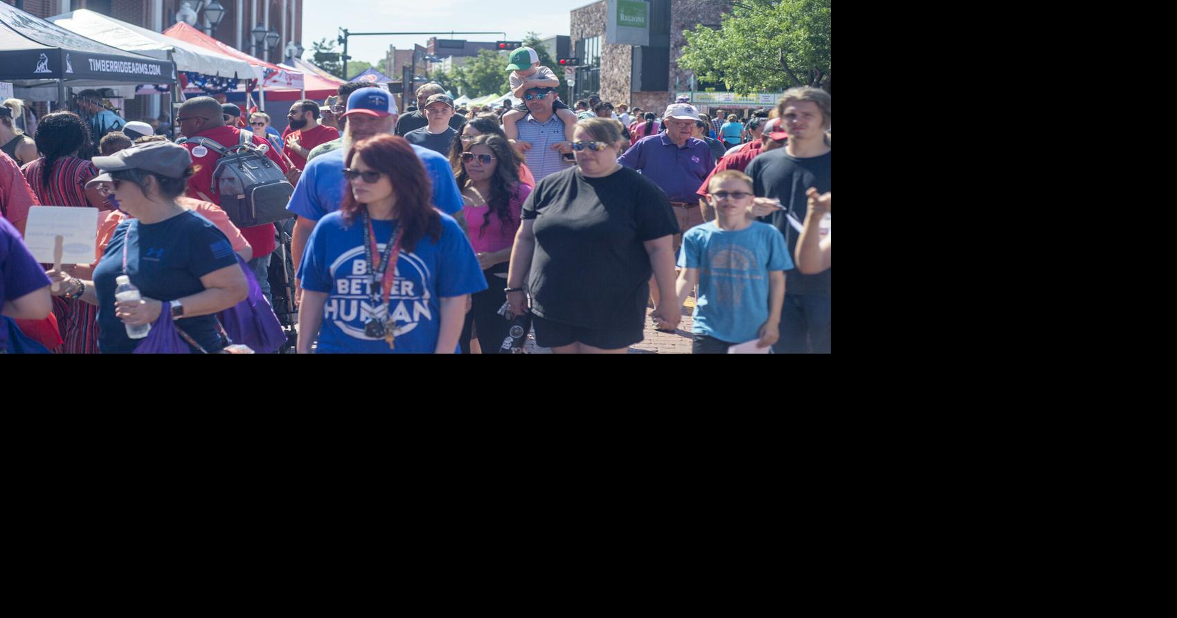 Blueberry Festival and concert drew large crowds from out of town ...