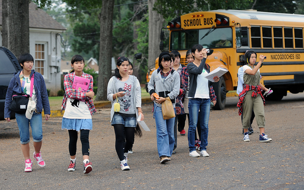 Japanese middle-schoolers get taste of America | Local News ...