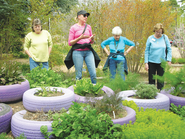 Smith County gardeners visit Nacogdoches gardens | Local News ...