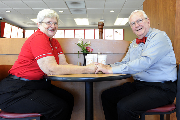 Retired couple brings cheer to Chick-fil-A | Local News | dailysentinel.com