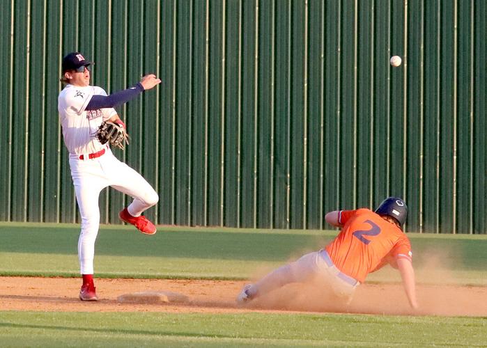 Niners complete sweep of Blues | Sports | dailysentinel.com