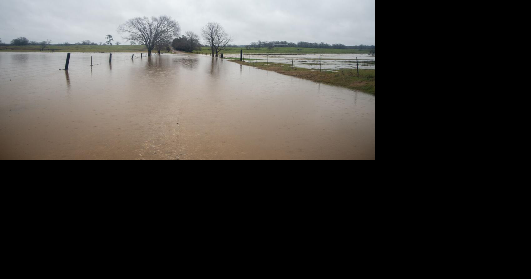 Weather expected to dry out after heavy rain leads to flooding, road ...