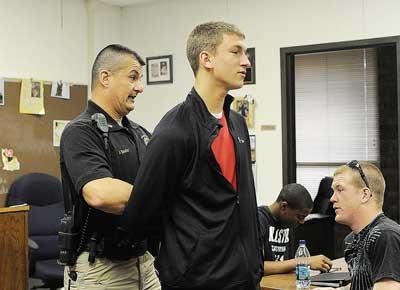Students in law enforcement class learn the basics of criminal justice ...
