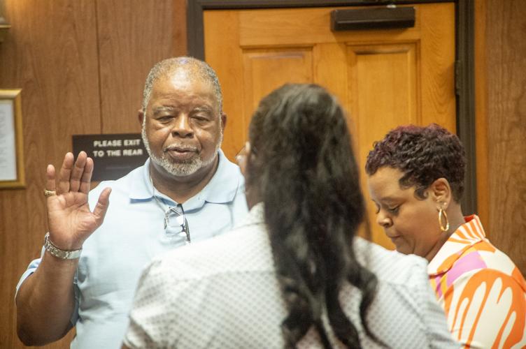 City honors Boldon, Williams takes oath | Local News | dailysentinel.com