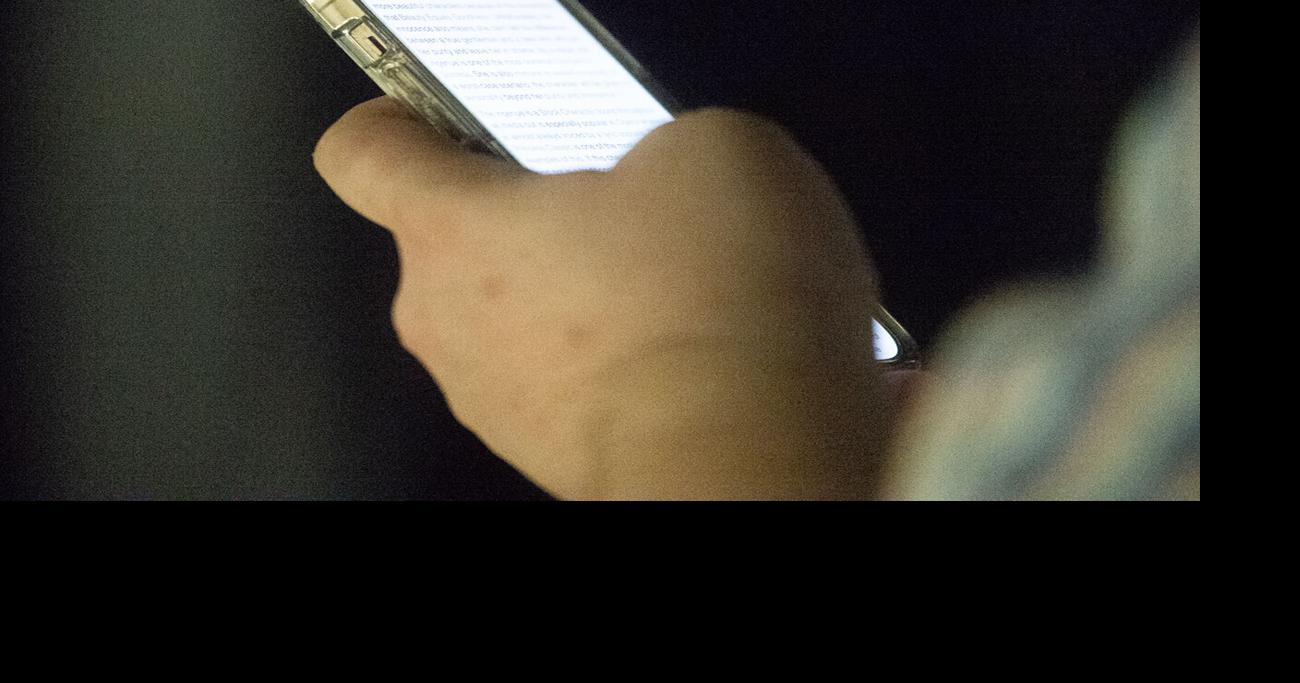 Americans reporting nationwide cellular outages from AT&T, others ...