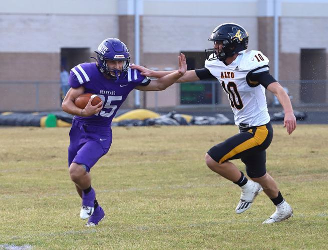 Yellowjackets sting Bearkats | Sports | dailysentinel.com