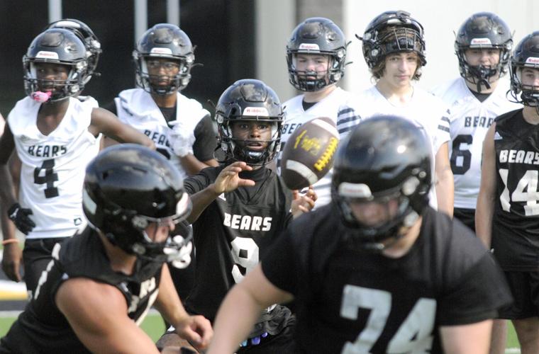 Teams kickoff football practice Monday | Sports | dailysentinel.com